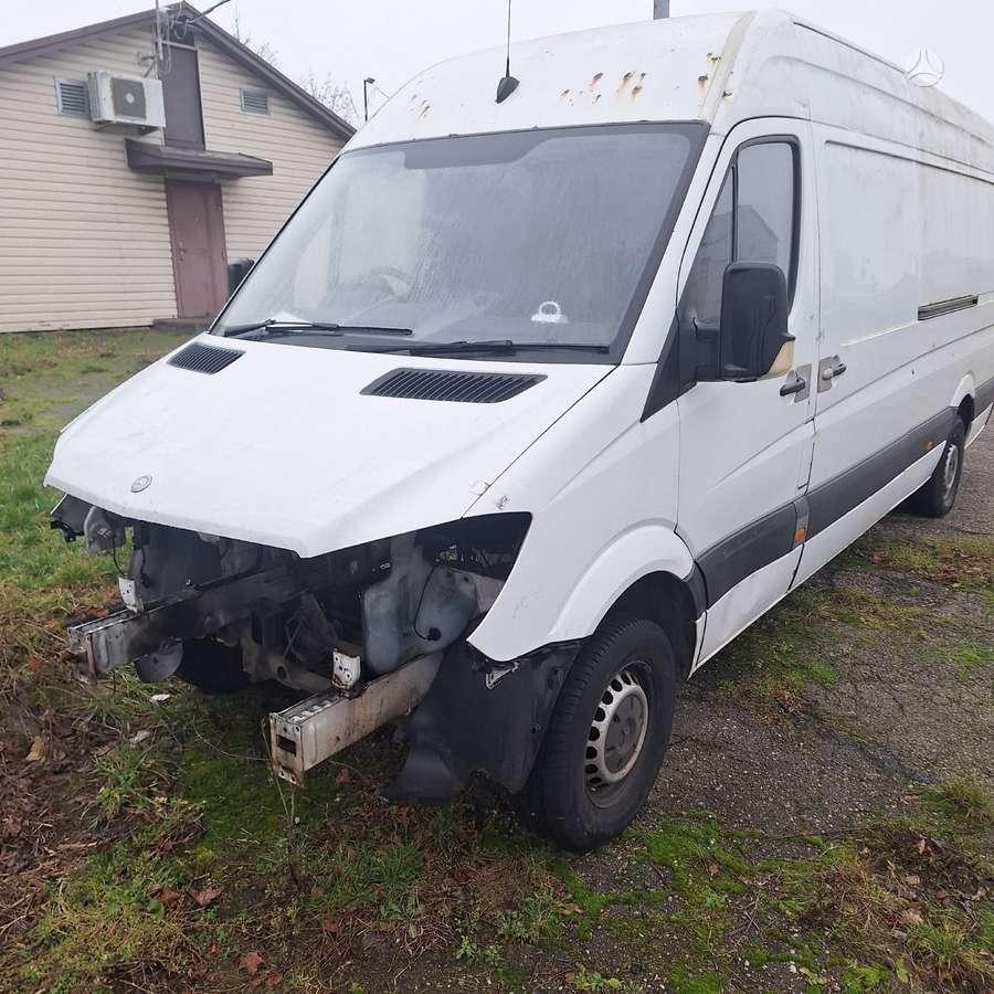 White Mercedes-Benz Sprinter 2015 in Marijampole, with an engine capacity of 0.00 L and mileage of 220 thousand km for 1900 €, photo 4 on AUTOMOTO.COM.LV