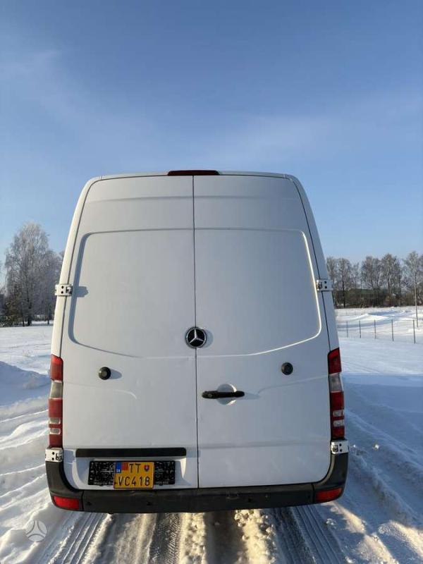 White Mercedes-Benz Sprinter 2015 in Vilnius, with an engine capacity of 2.20 L and mileage of 303 thousand km for 8700 €, photo 5 on AUTOMOTO.COM.LV