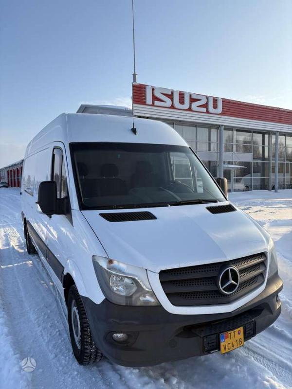 White Mercedes-Benz Sprinter 2015 in Vilnius, with an engine capacity of 2.20 L and mileage of 303 thousand km for 8700 €, photo 9 on AUTOMOTO.COM.LV