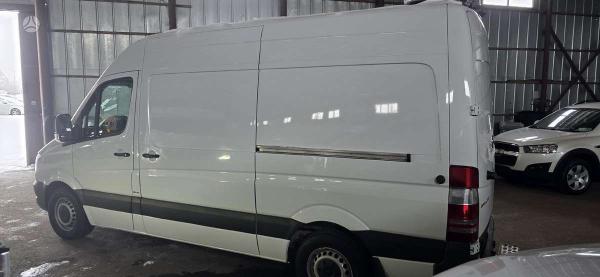 White Mercedes-Benz Sprinter 2015 in Siauliai, with an engine capacity of 2.14 L and mileage of 275 thousand km for 9850 €, photo 3 on AUTOMOTO.COM.LV