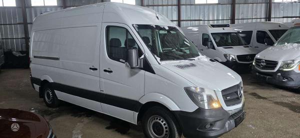 White Mercedes-Benz Sprinter 2015 in Siauliai, with an engine capacity of 2.14 L and mileage of 275 thousand km for 9850 €, photo 7 on AUTOMOTO.COM.LV