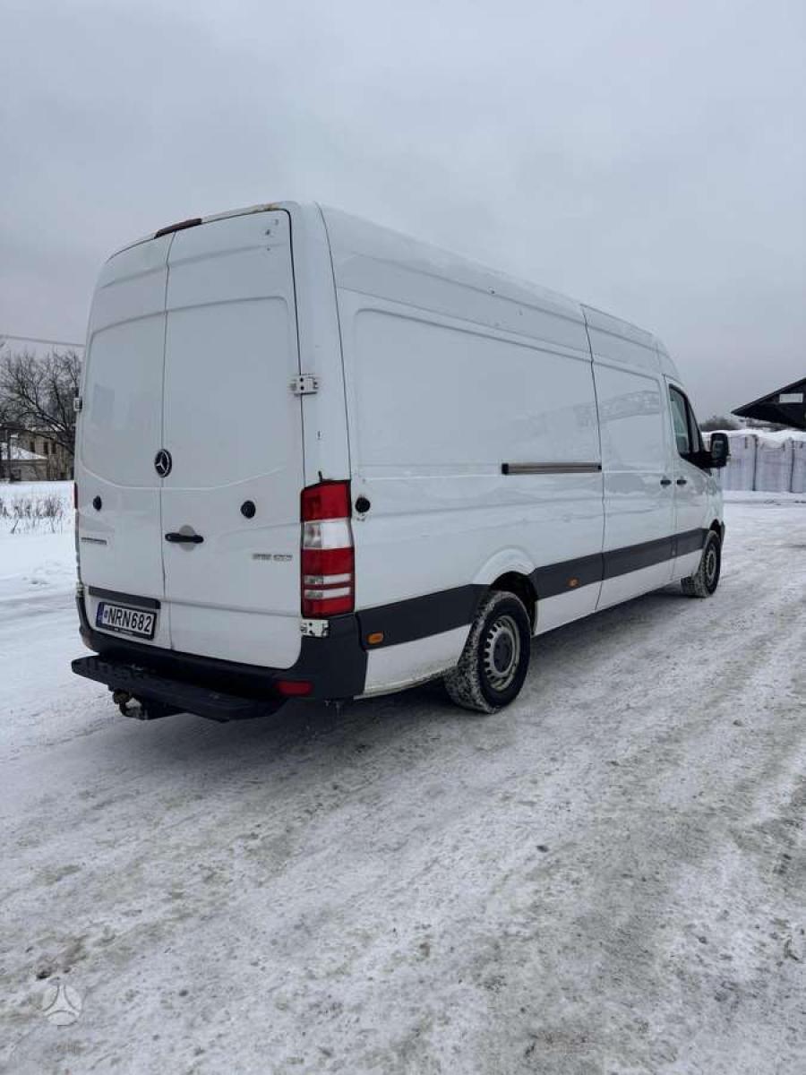 Balts Mercedes-Benz Sprinter 2015 Viļņa, ar dzinēja tilpumu 2.14 L un nobraukumu 291 tūkst. km par 8700 €, foto 4 vietnē AUTOMOTO.COM.LV