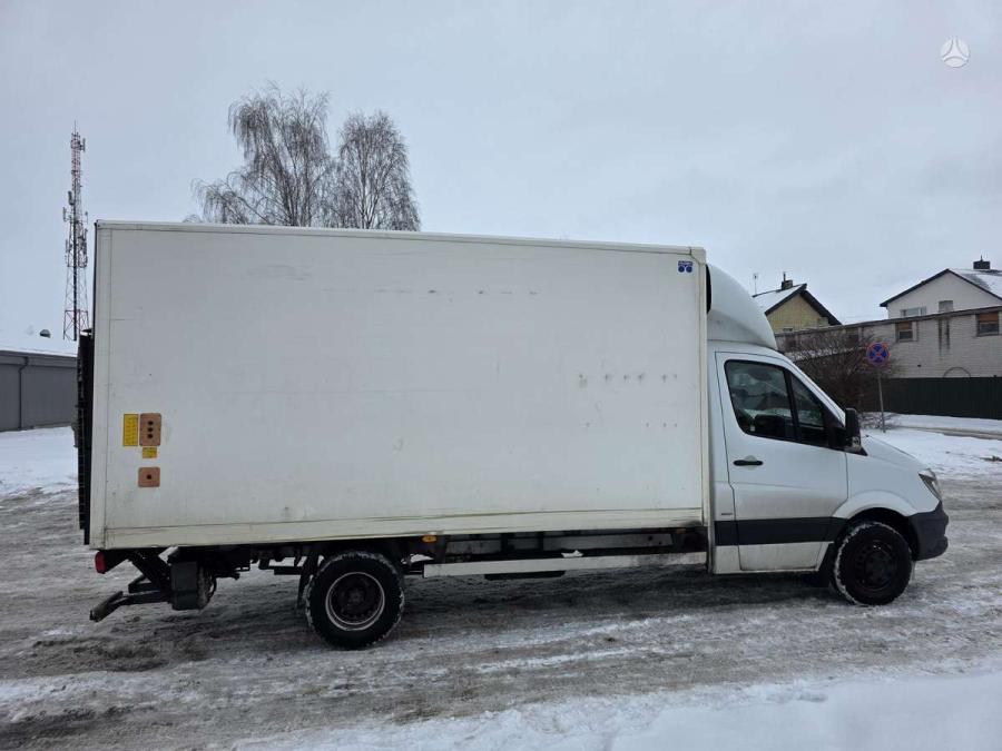 White Mercedes-Benz Sprinter 2015 in Marijampole, with an engine capacity of 2.99 L and mileage of 333 thousand km for 14900 €, photo 6 on AUTOMOTO.COM.LV