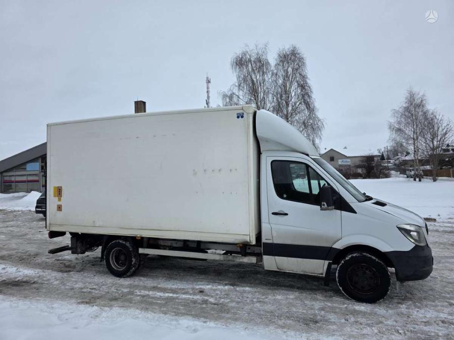 White Mercedes-Benz Sprinter 2015 in Marijampole, with an engine capacity of 2.99 L and mileage of 333 thousand km for 14900 €, photo 7 on AUTOMOTO.COM.LV
