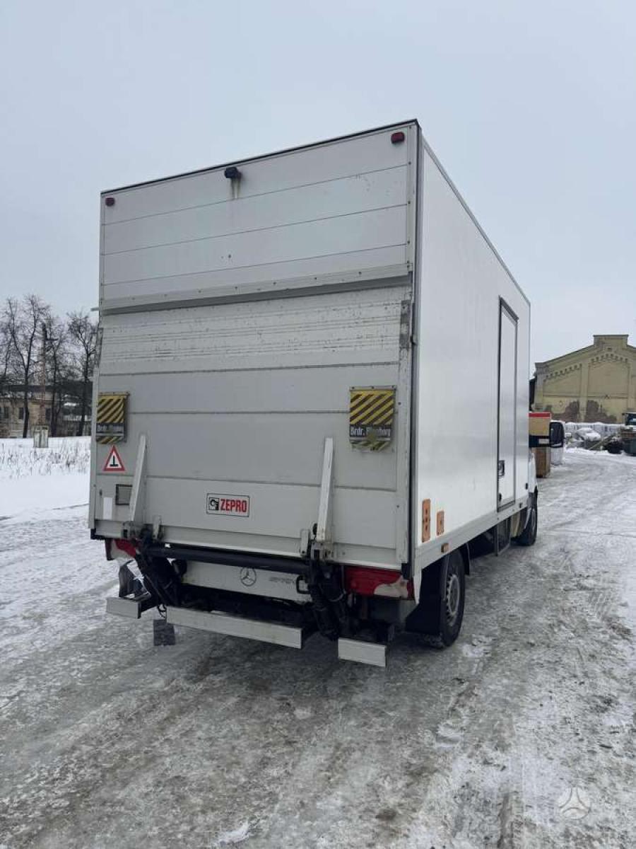 White Mercedes-Benz Sprinter 2015 in Vilnius, with an engine capacity of 2.99 L and mileage of 236 thousand km for 12000 €, photo 5 on AUTOMOTO.COM.LV