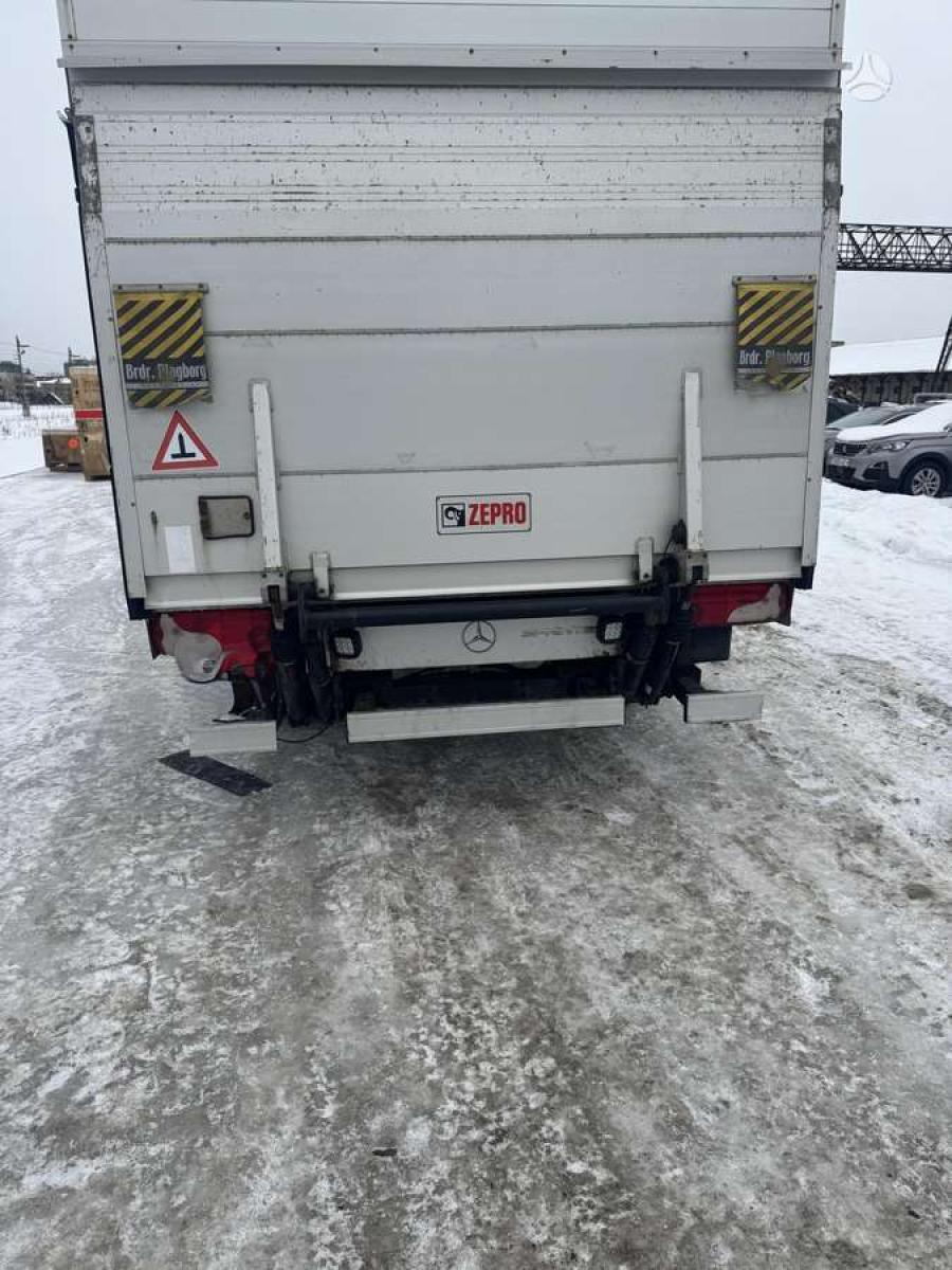 White Mercedes-Benz Sprinter 2015 in Vilnius, with an engine capacity of 2.99 L and mileage of 236 thousand km for 12000 €, photo 6 on AUTOMOTO.COM.LV