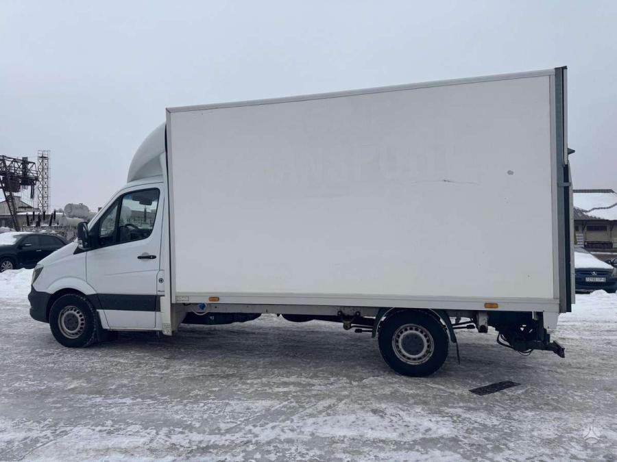 White Mercedes-Benz Sprinter 2015 in Vilnius, with an engine capacity of 2.99 L and mileage of 236 thousand km for 12000 €, photo 8 on AUTOMOTO.COM.LV