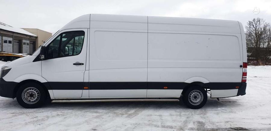 White Mercedes-Benz Sprinter 2015 in Marijampole, with an engine capacity of 2.14 L and mileage of 409 thousand km for 7800 €, photo 10 on AUTOMOTO.COM.LV