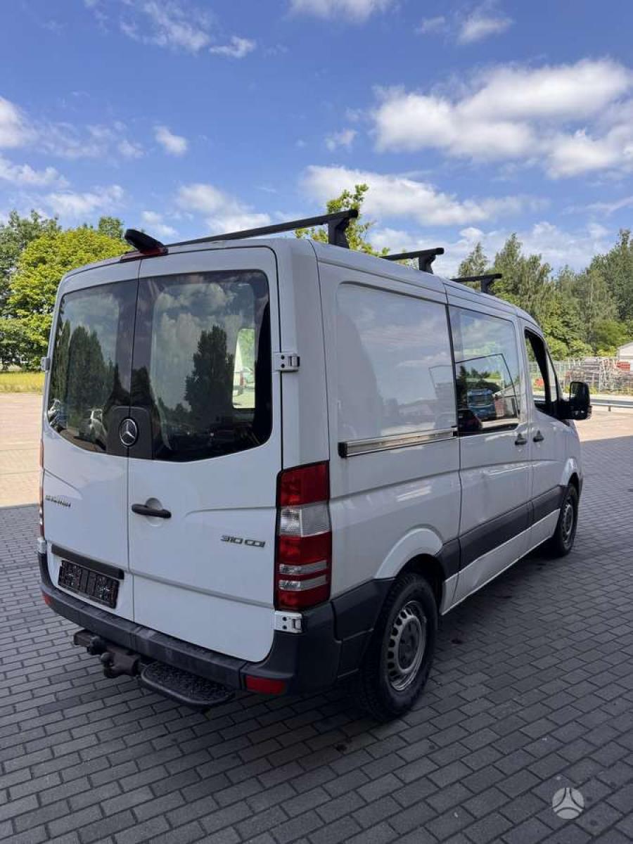 White Mercedes-Benz Sprinter 2015 in Kaunas, with an engine capacity of 2.14 L and mileage of 253 thousand km for 5990 €, photo 5 on AUTOMOTO.COM.LV