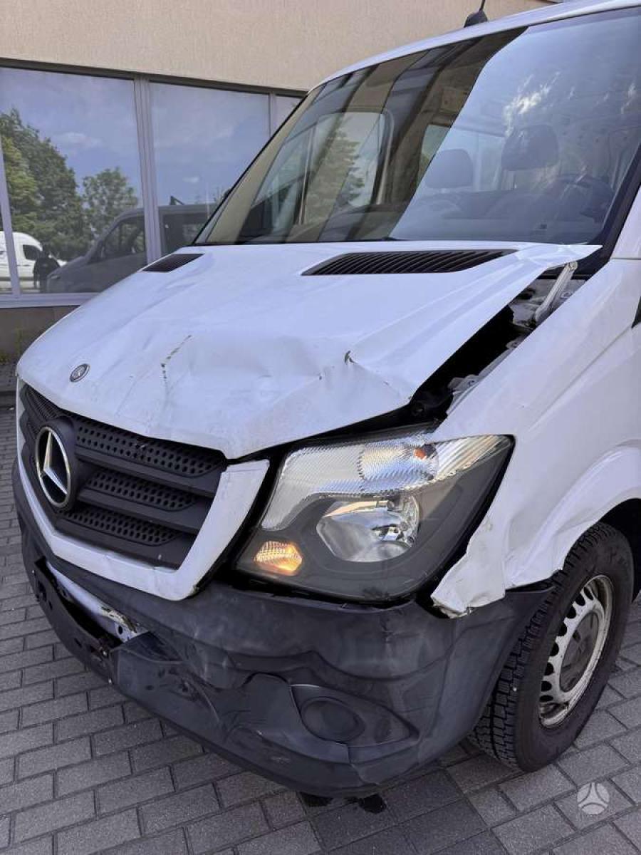White Mercedes-Benz Sprinter 2015 in Kaunas, with an engine capacity of 2.14 L and mileage of 253 thousand km for 5990 €, photo 8 on AUTOMOTO.COM.LV