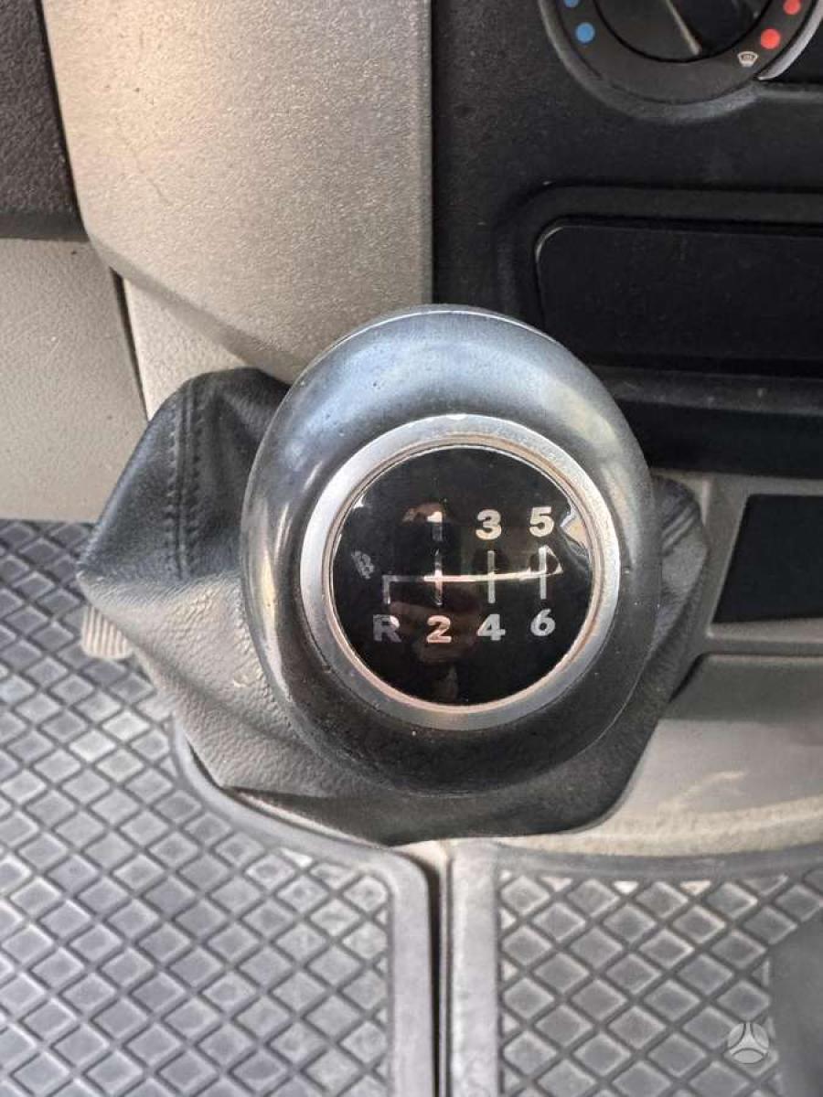White Mercedes-Benz Sprinter 2015 in Kaunas, with an engine capacity of 2.14 L and mileage of 253 thousand km for 5990 €, photo 14 on AUTOMOTO.COM.LV