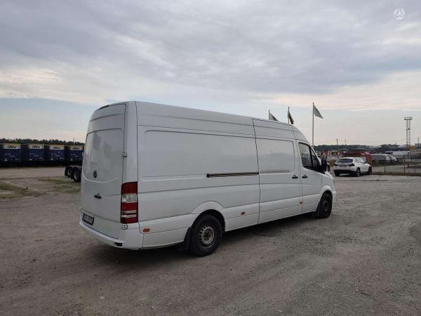 White Mercedes-Benz Sprinter 2015 in Vilnius, with an engine capacity of 2.14 L and mileage of 440 thousand km for 7900 €, photo 3 on AUTOMOTO.COM.LV