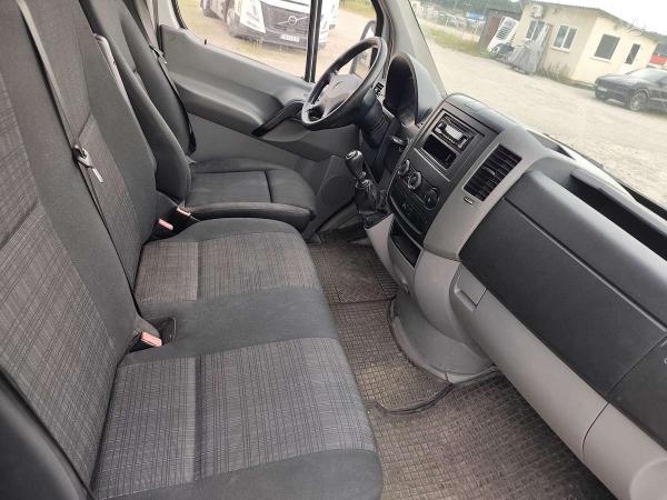 White Mercedes-Benz Sprinter 2015 in Vilnius, with an engine capacity of 2.14 L and mileage of 440 thousand km for 7900 €, photo 10 on AUTOMOTO.COM.LV