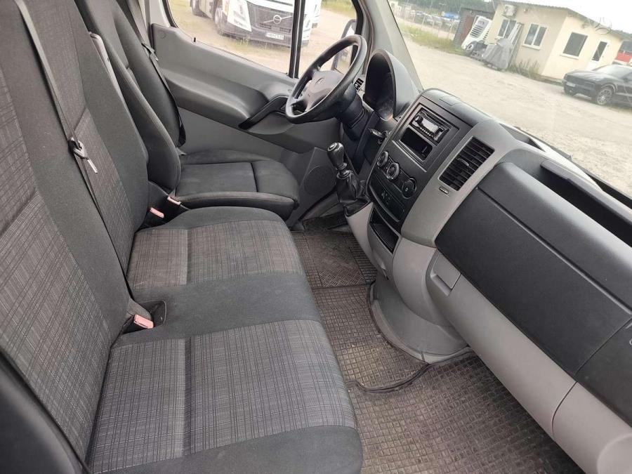 White Mercedes-Benz Sprinter 2015 in Vilnius, with an engine capacity of 2.14 L and mileage of 440 thousand km for 7900 €, photo 11 on AUTOMOTO.COM.LV