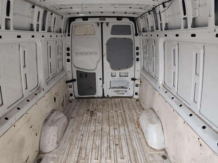 White Mercedes-Benz Sprinter 2015 in Vilnius, with an engine capacity of 2.14 L and mileage of 440 thousand km for 7900 €, photo 13 on AUTOMOTO.COM.LV