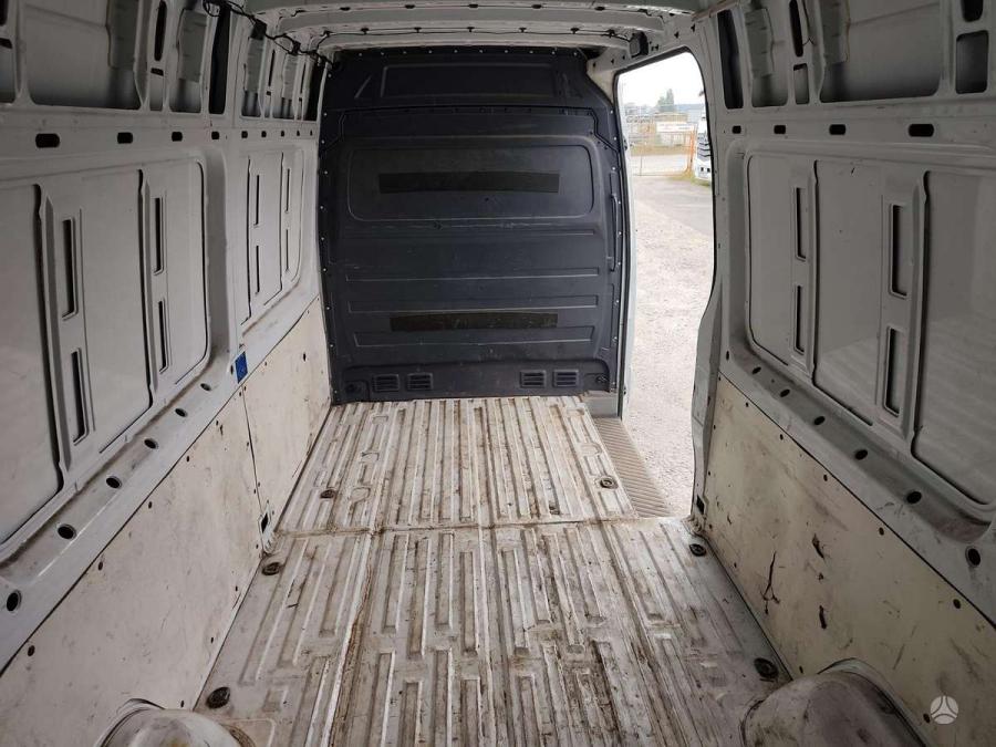 White Mercedes-Benz Sprinter 2015 in Vilnius, with an engine capacity of 2.14 L and mileage of 440 thousand km for 7900 €, photo 14 on AUTOMOTO.COM.LV