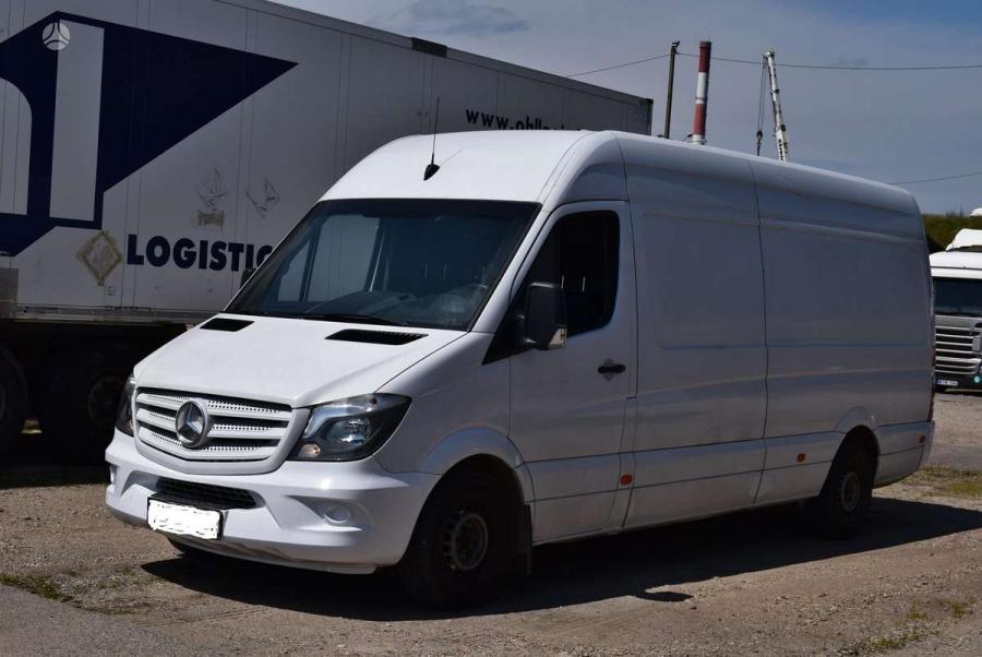 White Mercedes-Benz Sprinter 2015 in Vilnius, with an engine capacity of 2.14 L and mileage of 440 thousand km for 5900 €, photo 1 on AUTOMOTO.COM.LV