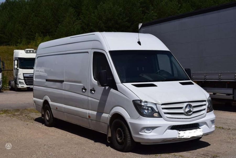White Mercedes-Benz Sprinter 2015 in Vilnius, with an engine capacity of 2.14 L and mileage of 440 thousand km for 5900 €, photo 4 on AUTOMOTO.COM.LV