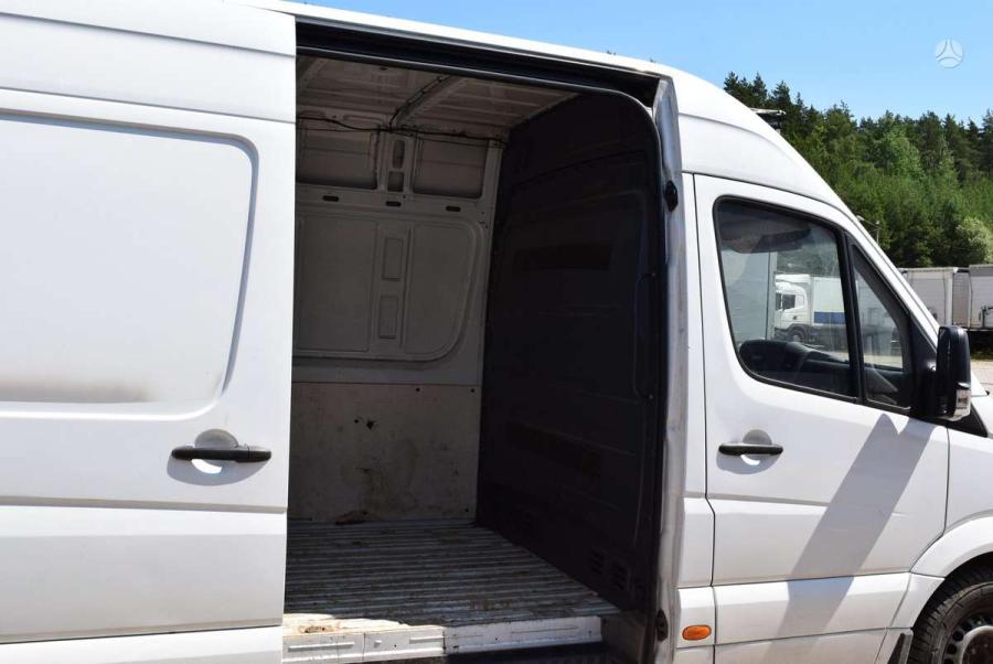 White Mercedes-Benz Sprinter 2015 in Vilnius, with an engine capacity of 2.14 L and mileage of 440 thousand km for 5900 €, photo 10 on AUTOMOTO.COM.LV