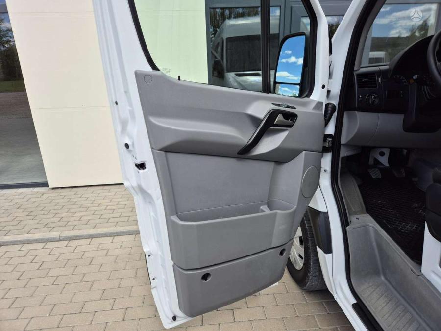 White Mercedes-Benz Sprinter 2015 in Marijampole, with an engine capacity of 2.14 L and mileage of 278 thousand km for 14500 €, photo 10 on AUTOMOTO.COM.LV