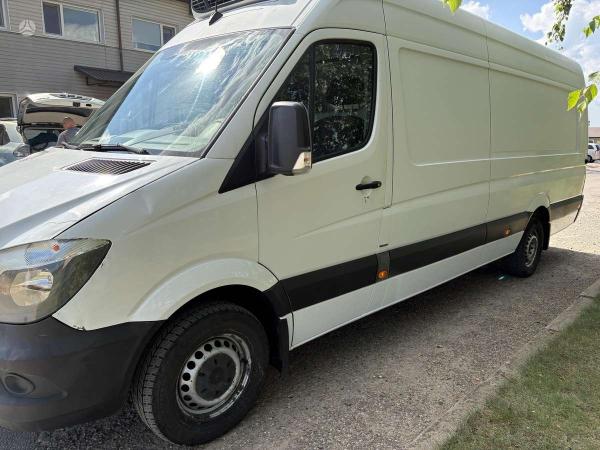 Balts Mercedes-Benz Sprinter 2015 Viļņa, ar dzinēja tilpumu 3.00 L un nobraukumu 334 tūkst. km par 8500 €, foto 9 vietnē AUTOMOTO.COM.LV