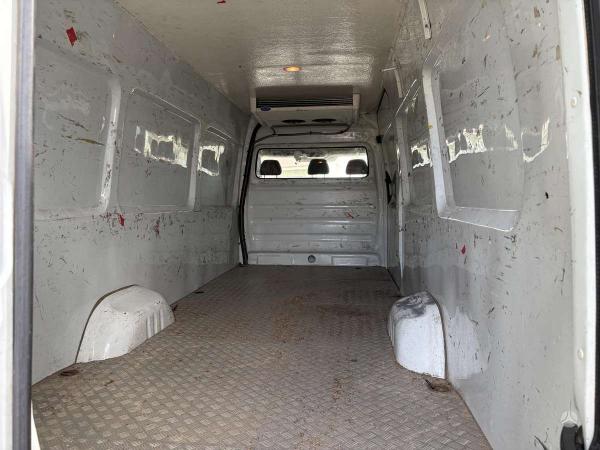 Balts Mercedes-Benz Sprinter 2015 Viļņa, ar dzinēja tilpumu 3.00 L un nobraukumu 334 tūkst. km par 8500 €, foto 10 vietnē AUTOMOTO.COM.LV