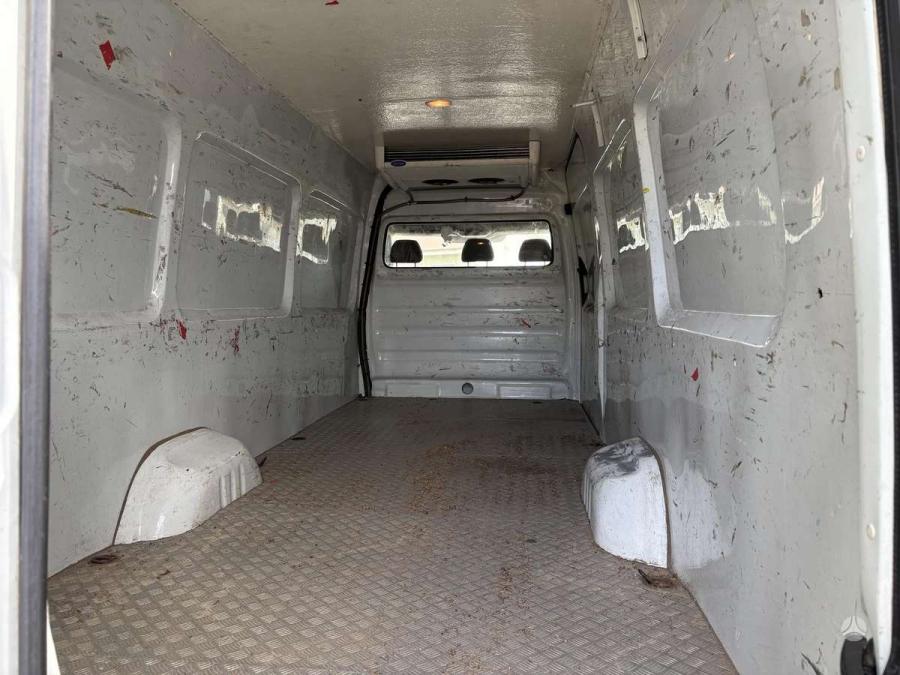 Balts Mercedes-Benz Sprinter 2015 Viļņa, ar dzinēja tilpumu 3.00 L un nobraukumu 334 tūkst. km par 8500 €, foto 11 vietnē AUTOMOTO.COM.LV