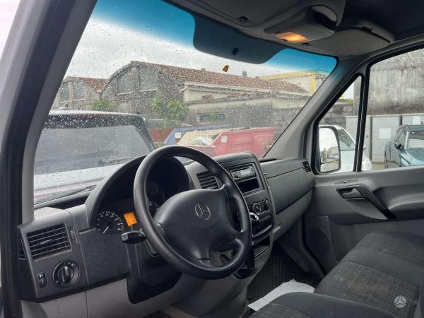 White Mercedes-Benz Sprinter 2015 in Panevezys, with an engine capacity of 2.14 L and mileage of 380 thousand km for 9200 €, photo 7 on AUTOMOTO.COM.LV