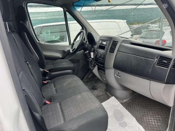 White Mercedes-Benz Sprinter 2015 in Panevezys, with an engine capacity of 2.14 L and mileage of 380 thousand km for 9200 €, photo 8 on AUTOMOTO.COM.LV