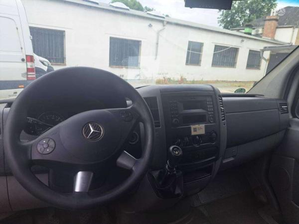 Balts Mercedes-Benz Sprinter 2015 Viļņa, ar dzinēja tilpumu 2.14 L un nobraukumu 297 tūkst. km par 6534 €, foto 6 vietnē AUTOMOTO.COM.LV
