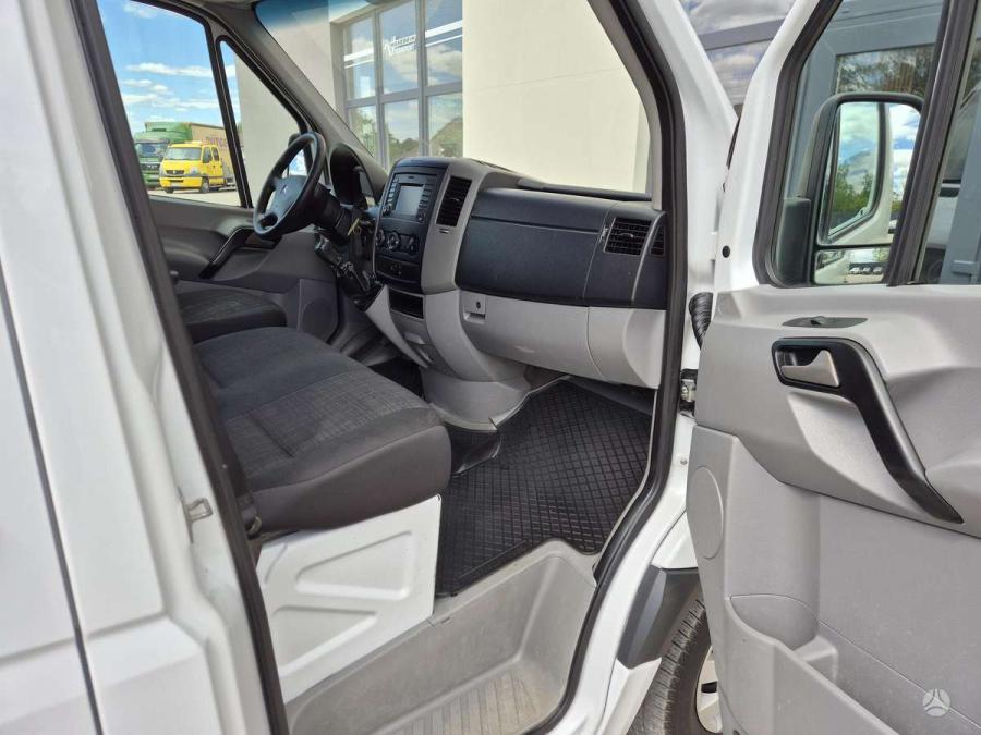 Balts Mercedes-Benz Sprinter 2015 Marijampole, ar dzinēja tilpumu 2.14 L un nobraukumu 278 tūkst. km par 14000 €, foto 19 vietnē AUTOMOTO.COM.LV