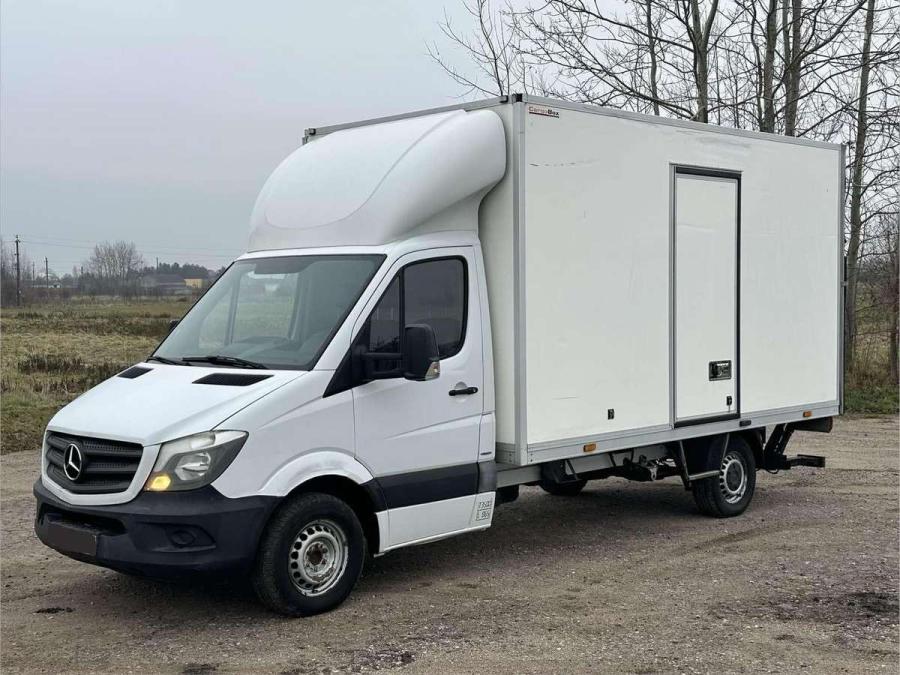 White Mercedes-Benz Sprinter 2016 in Taurage, with an engine capacity of 2.14 L and mileage of 320 thousand km for 7500 €, photo 1 on AUTOMOTO.COM.LV