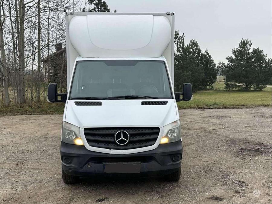 White Mercedes-Benz Sprinter 2016 in Taurage, with an engine capacity of 2.14 L and mileage of 320 thousand km for 7500 €, photo 3 on AUTOMOTO.COM.LV