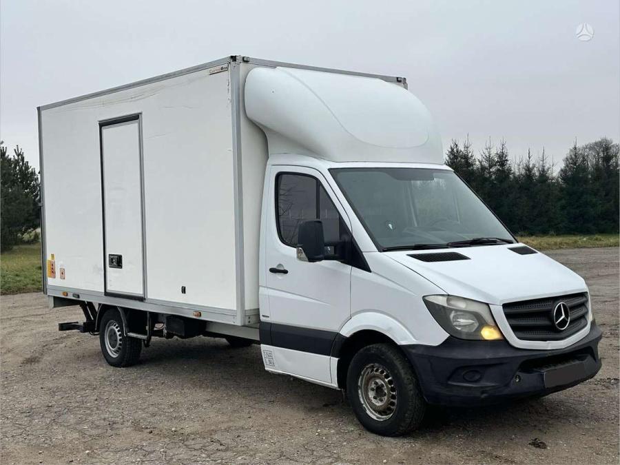 White Mercedes-Benz Sprinter 2016 in Taurage, with an engine capacity of 2.14 L and mileage of 320 thousand km for 7500 €, photo 4 on AUTOMOTO.COM.LV