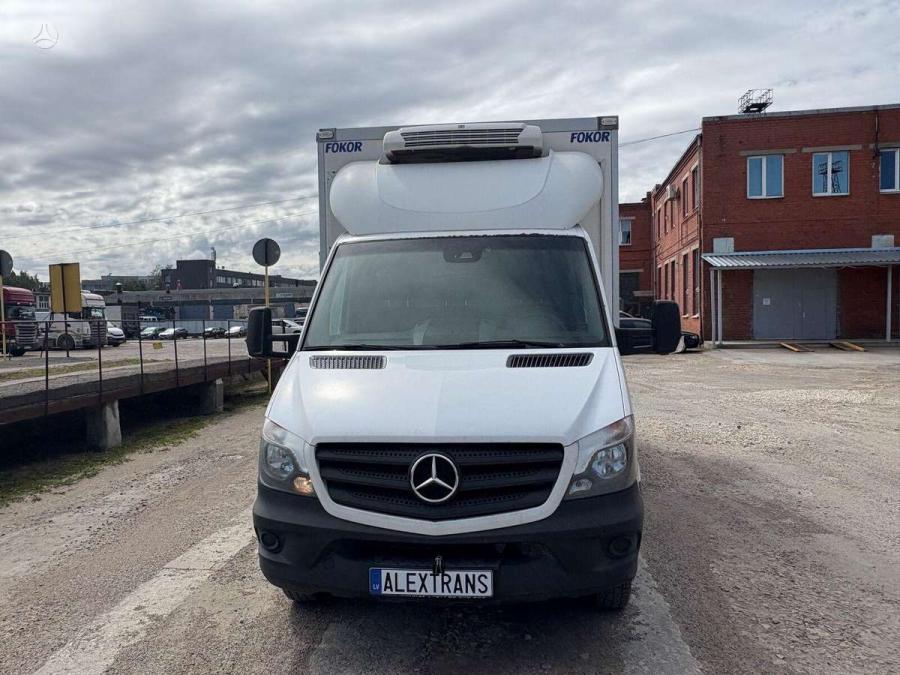 White Mercedes-Benz Sprinter 2016 in Riga, with an engine capacity of 0.00 L and mileage of 299 thousand km for 15000 €, photo 5 on AUTOMOTO.COM.LV