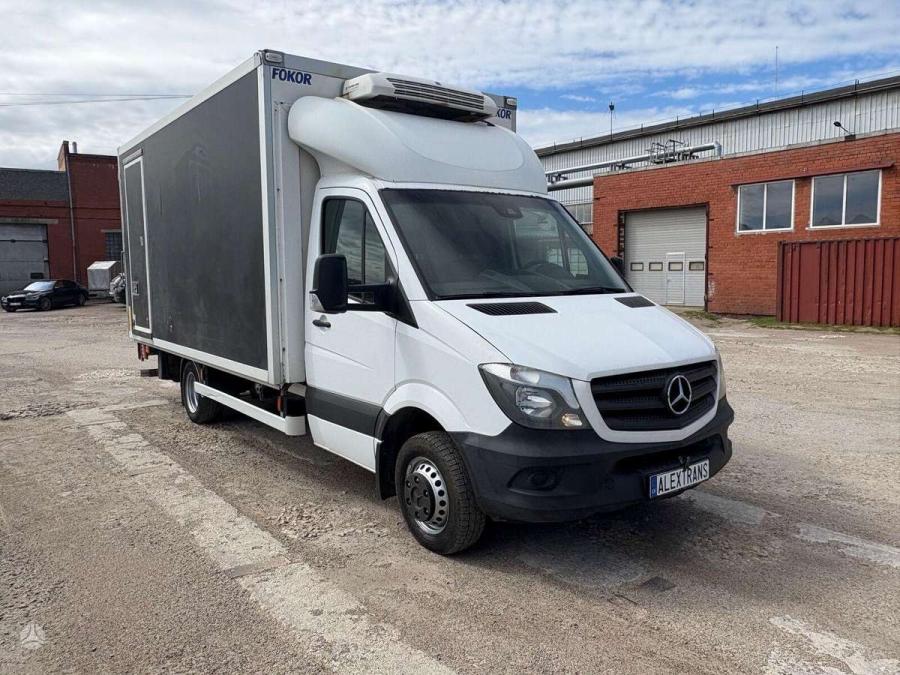 White Mercedes-Benz Sprinter 2016 in Riga, with an engine capacity of 0.00 L and mileage of 299 thousand km for 15000 €, photo 6 on AUTOMOTO.COM.LV