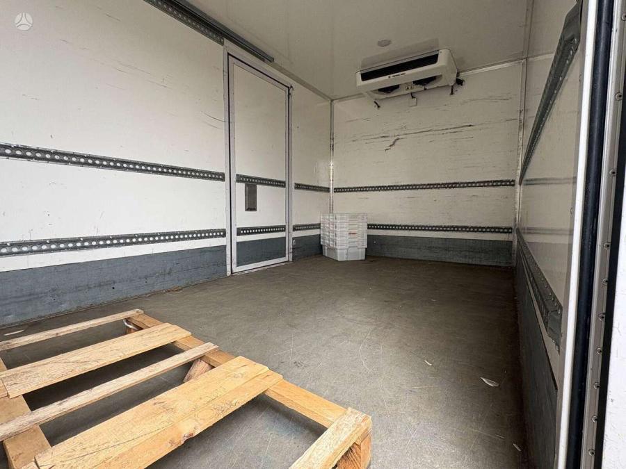 White Mercedes-Benz Sprinter 2016 in Riga, with an engine capacity of 0.00 L and mileage of 299 thousand km for 15000 €, photo 20 on AUTOMOTO.COM.LV