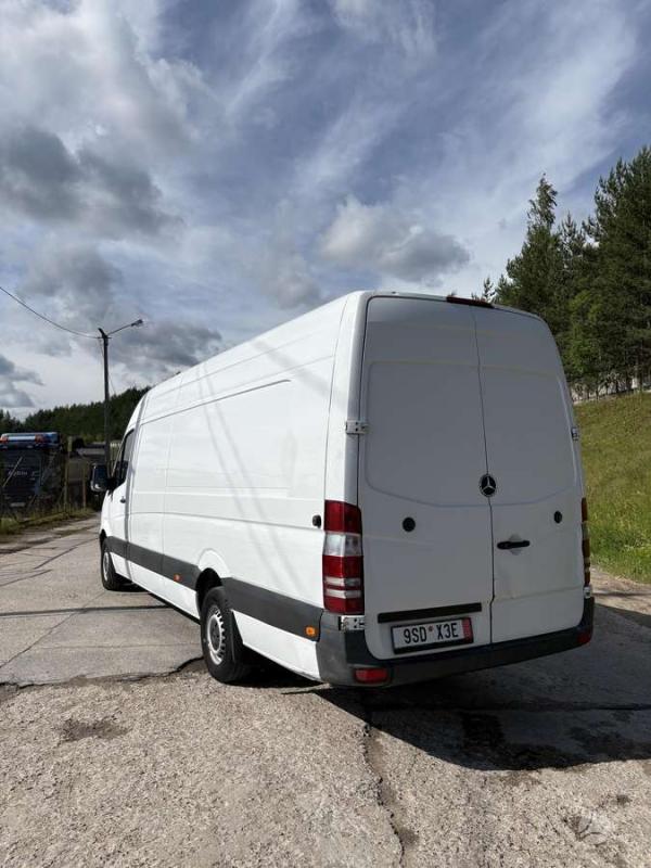 White Mercedes-Benz Sprinter 2016 in Vilnius, with an engine capacity of 3.00 L and mileage of 292 thousand km for 9300 €, photo 7 on AUTOMOTO.COM.LV