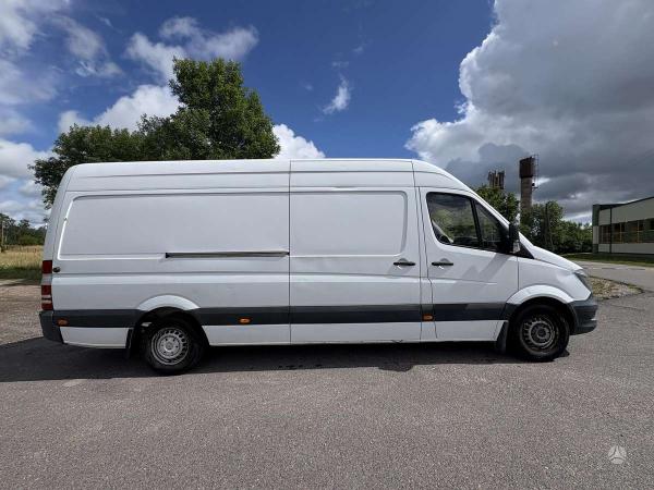 White Mercedes-Benz Sprinter 2016 in Vilnius, with an engine capacity of 2.20 L and mileage of 313 thousand km for 7900 €, photo 4 on AUTOMOTO.COM.LV