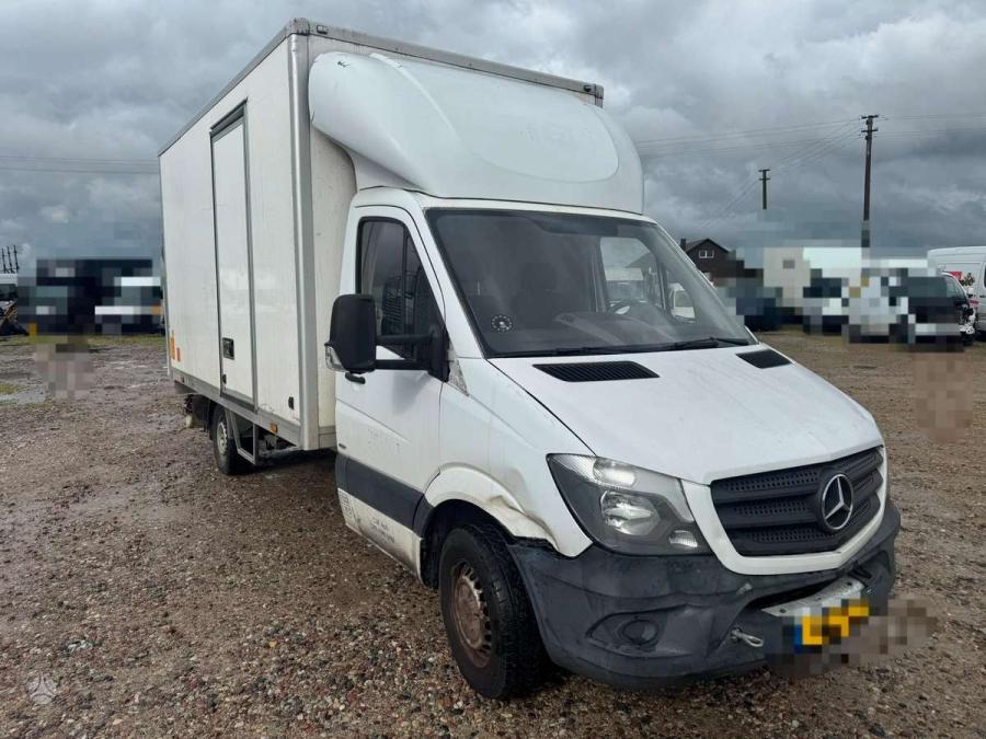 White Mercedes-Benz Sprinter 2016 in Taurage, with an engine capacity of 2.14 L and mileage of 360 thousand km for 2500 €, photo 5 on AUTOMOTO.COM.LV