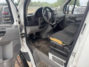 White Mercedes-Benz Sprinter 2016 in Taurage, with an engine capacity of 2.14 L and mileage of 360 thousand km for 2500 €, photo 9 on AUTOMOTO.COM.LV