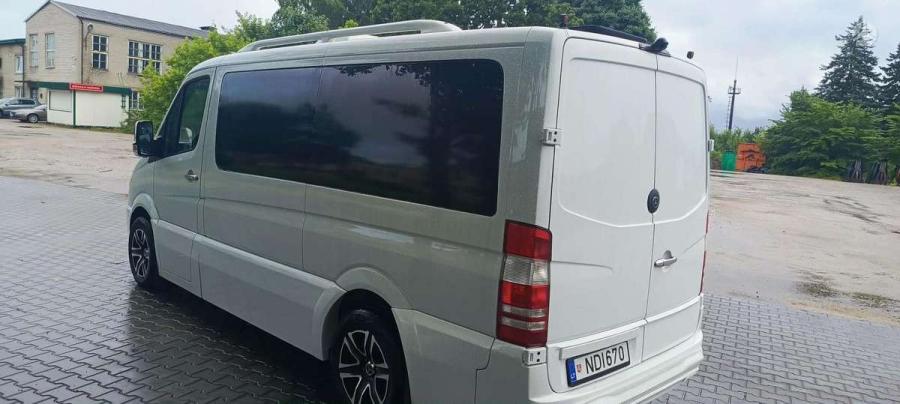 White Mercedes-Benz Sprinter 2016 in Plunge, with an engine capacity of 2.99 L and mileage of 583 thousand km for 19999 €, photo 5 on AUTOMOTO.COM.LV