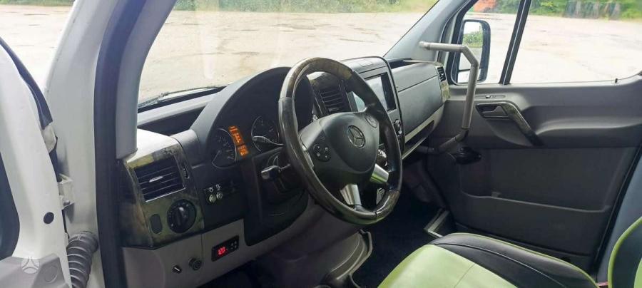 White Mercedes-Benz Sprinter 2016 in Plunge, with an engine capacity of 2.99 L and mileage of 583 thousand km for 19999 €, photo 10 on AUTOMOTO.COM.LV