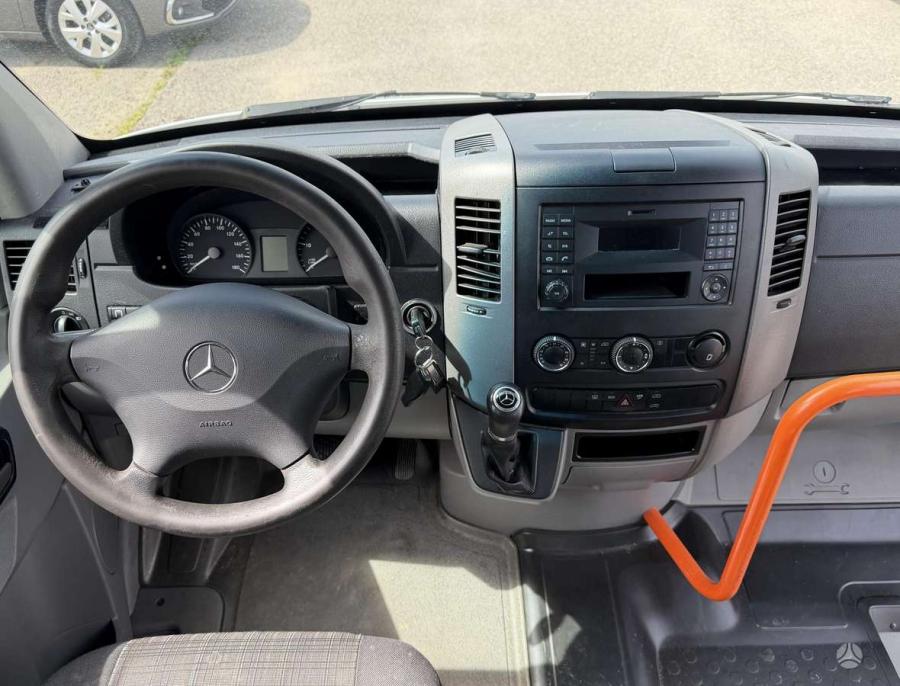 White Mercedes-Benz Sprinter 2016 in Kaunas, with an engine capacity of 2.14 L and mileage of 168 thousand km for 10900 €, photo 13 on AUTOMOTO.COM.LV