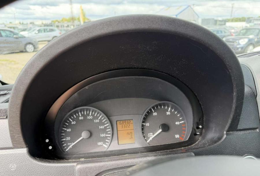 White Mercedes-Benz Sprinter 2016 in Kaunas, with an engine capacity of 2.14 L and mileage of 168 thousand km for 10900 €, photo 17 on AUTOMOTO.COM.LV