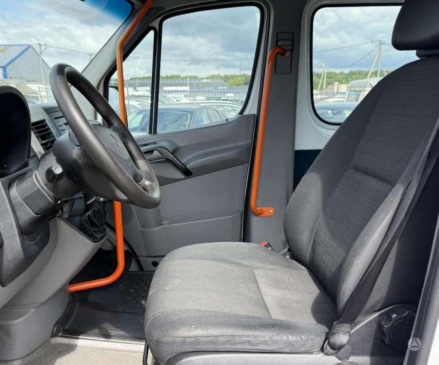 White Mercedes-Benz Sprinter 2016 in Kaunas, with an engine capacity of 2.14 L and mileage of 168 thousand km for 10900 €, photo 19 on AUTOMOTO.COM.LV