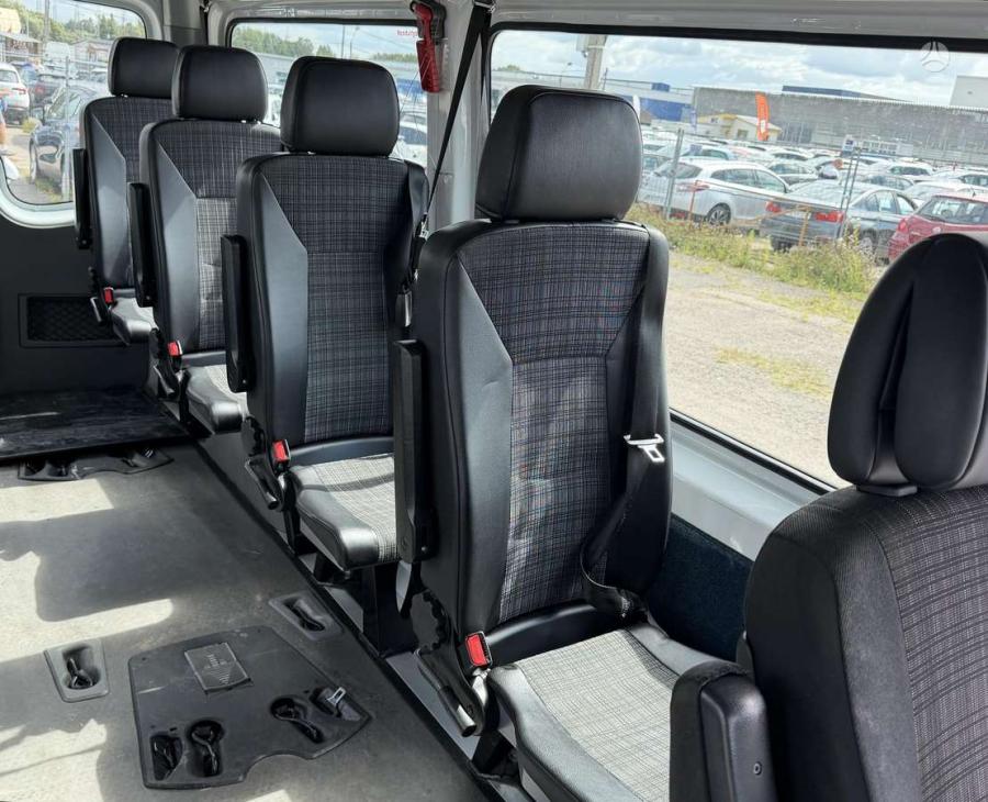 White Mercedes-Benz Sprinter 2016 in Kaunas, with an engine capacity of 2.14 L and mileage of 168 thousand km for 10900 €, photo 25 on AUTOMOTO.COM.LV