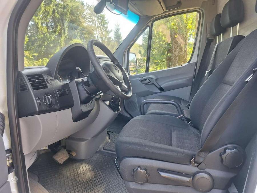 Balts Mercedes-Benz Sprinter 2016 Tauragė, ar dzinēja tilpumu 2.10 L un nobraukumu 295 tūkst. km par 6700 €, foto 9 vietnē AUTOMOTO.COM.LV