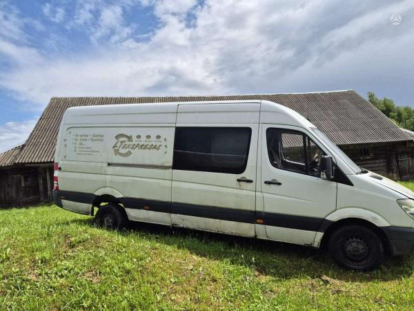 White Mercedes-Benz Sprinter 2016 in Moletai, with an engine capacity of 2.14 L and mileage of 580 thousand km for 2000 €, photo 5 on AUTOMOTO.COM.LV