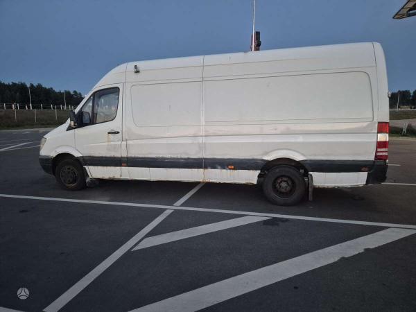 White Mercedes-Benz Sprinter 2016 in Moletai, with an engine capacity of 2.14 L and mileage of 580 thousand km for 2000 €, photo 6 on AUTOMOTO.COM.LV